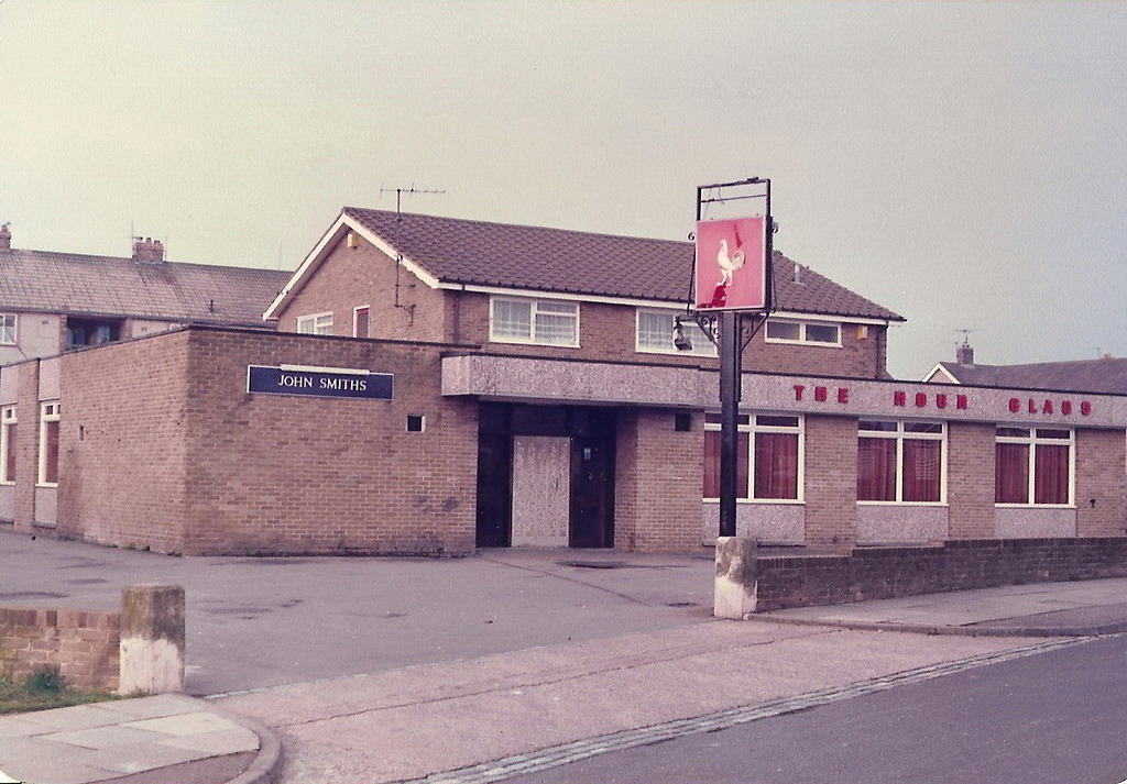 Hour glass pub store